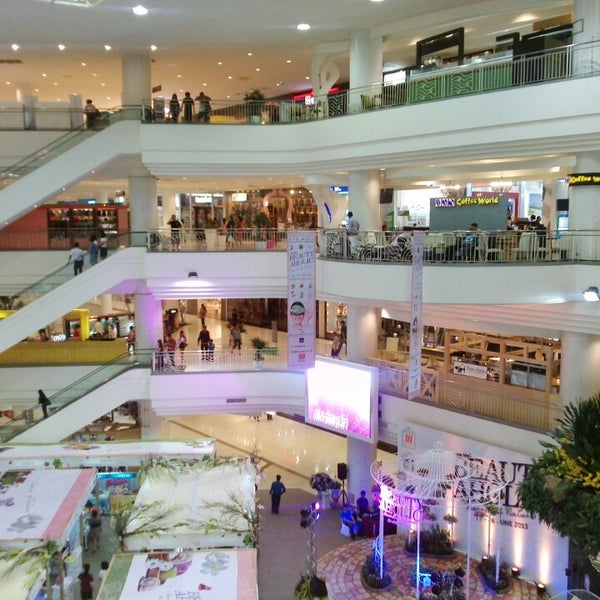 The Mall Bangkapi (เดอะมอลล์ บางกะปิ) - Bang Kapi에서 쇼핑몰일에서의 사진
