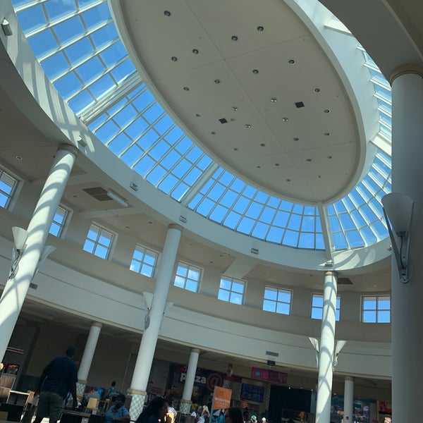 Tyrone Square Food Court - Saint Petersburg, FL