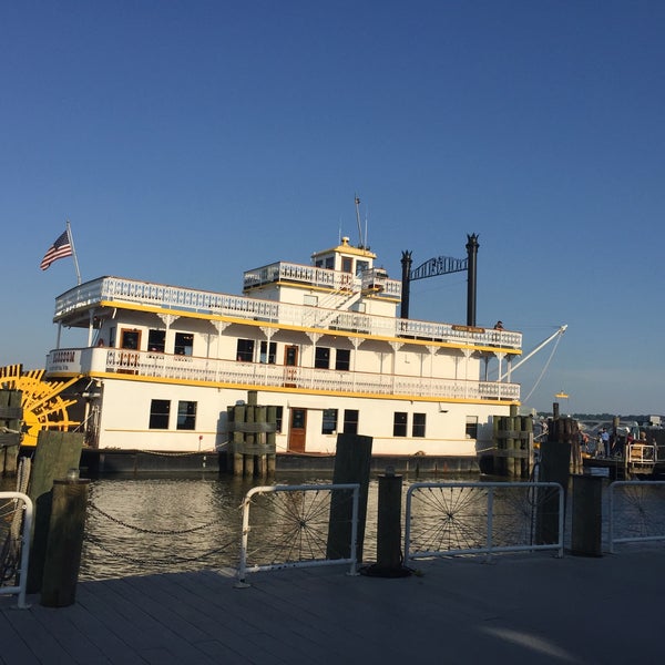 Cherry Blossom (Paddlewheel Boat) - Boat or Ferry in Old Town