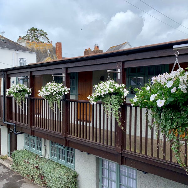 Globe Hotel - 4 tips from 91 visitors