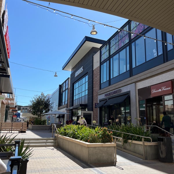 Photos at Broadway Plaza - Downtown Walnut Creek - 1275 Broadway Plaza