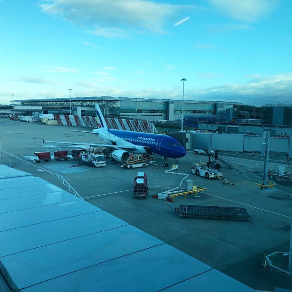 Gate 3 - Airport Gate in Stansted