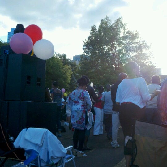 Commodore Barry Park Pool - Fort Greene - 2 tips from 123 visitors