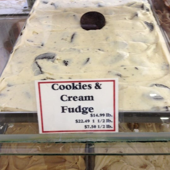 Original Wisconsin Dells Fudge - Dessert Shop