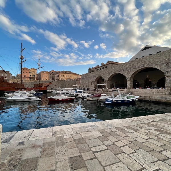 Gradska Luka (Old Port) - 18 tips