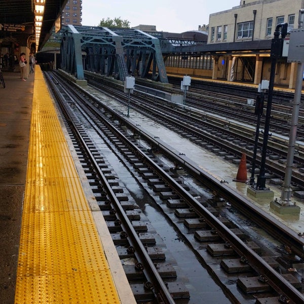 Photos at MTA Subway - 4th Ave/9th St (F/G/R) - Metro Station in Gowanus