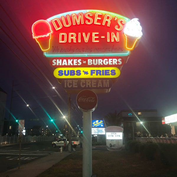 Dumser's Dairyland Drive-in - Ice Cream Shop