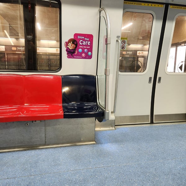Photos at Outram Park MRT Interchange (EW16/NE3) - Metro Station in ...