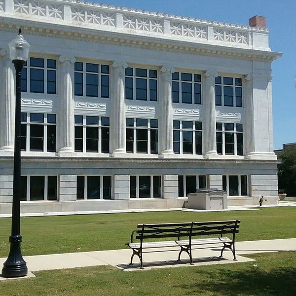 Meridian City Hall - 2412 7th St