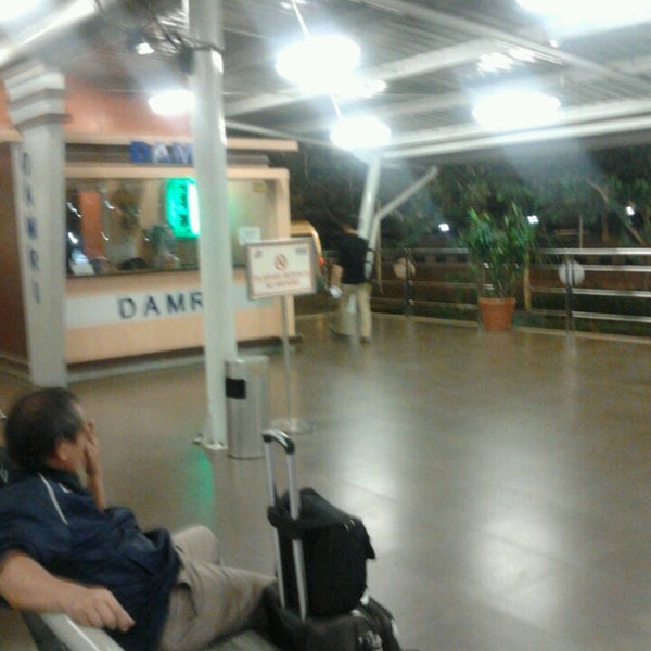 Shuttle Bus Bandara Soekarno Hatta - 53 visitors