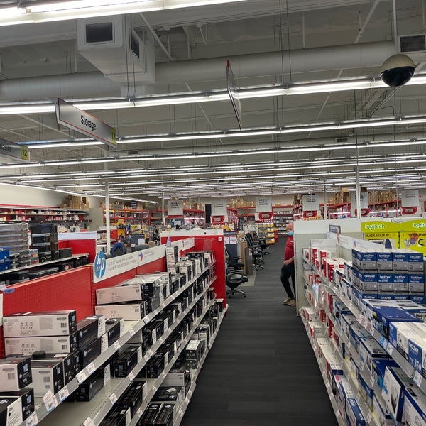 Staples - 655 Irwin Street