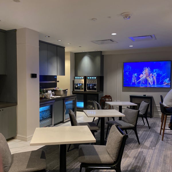 Concierge Lounge - New York Marriott Downtown - Financial District ...