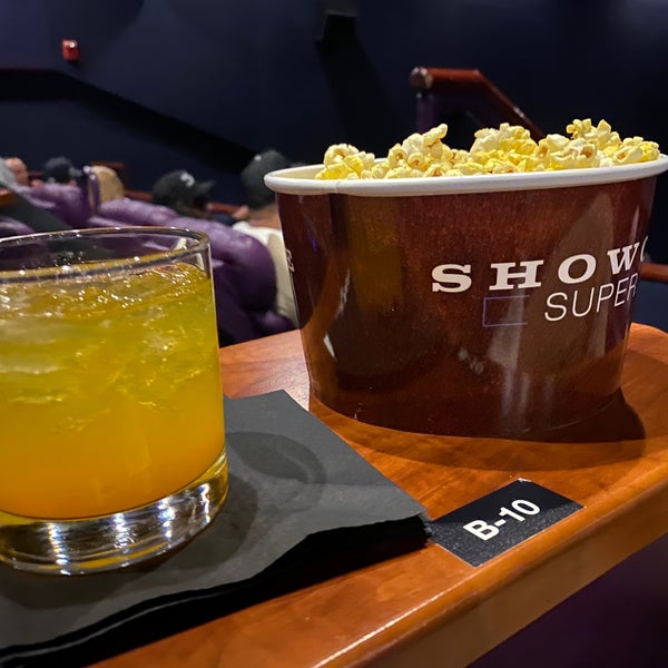 Showcase Cinema de Lux Patriot Place - Foxborough, MA