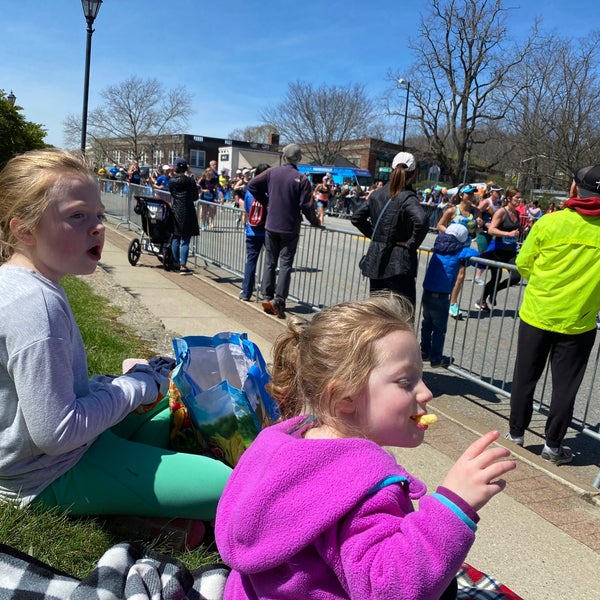 Wellesley Square - Plaza in Wellesley