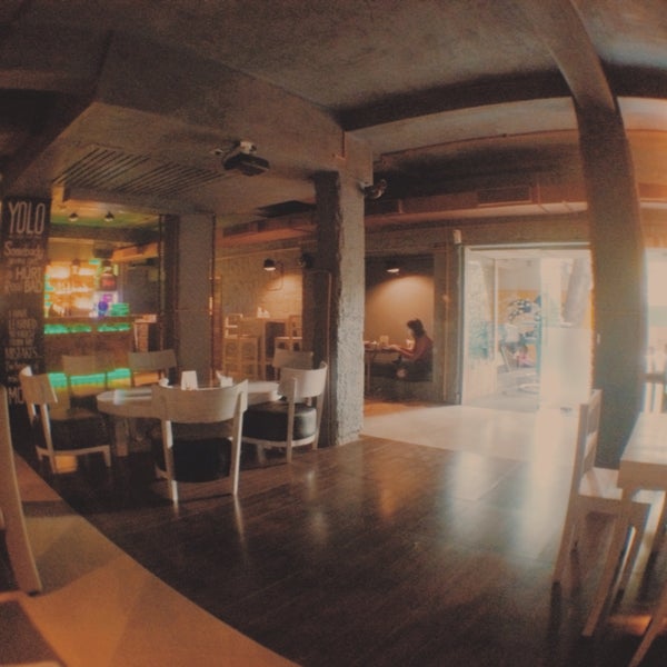 Swig Bar & Eatery - Lounge in Pune