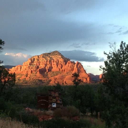 Cathedral Rock - Scenic Lookout