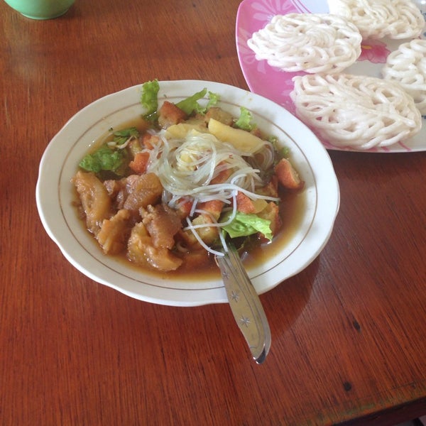 Tahu Campur Pak Kumis Rombong Biru - 2 tips from 176 visitors