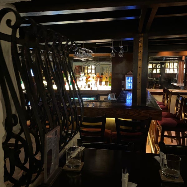 The Cairo Cellar - زمالك, القاهرة