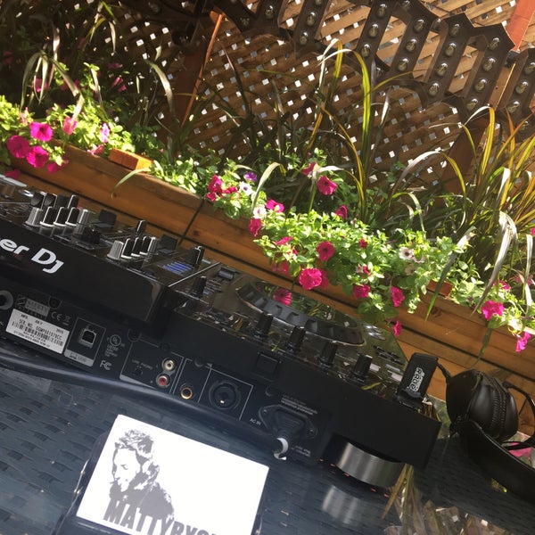 Oasis Rooftop Lounge - Lounge in Entertainment District