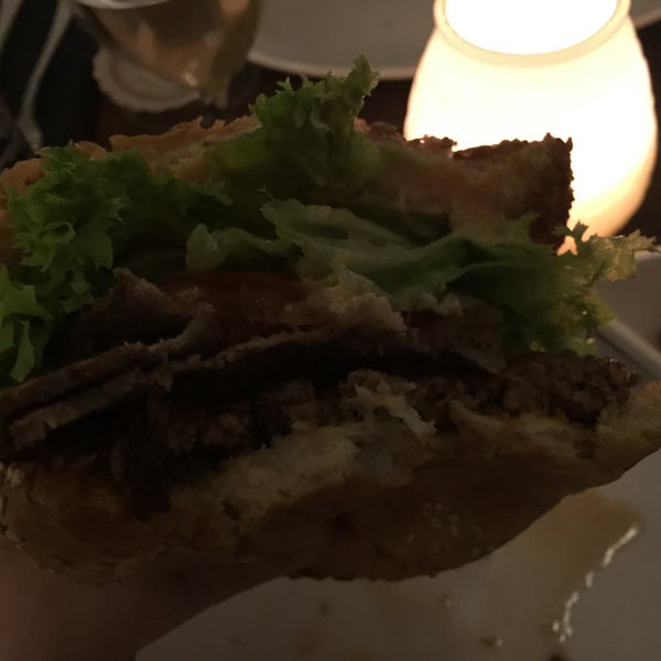 who's that burger (Now Closed) - Burger Joint in Berlin