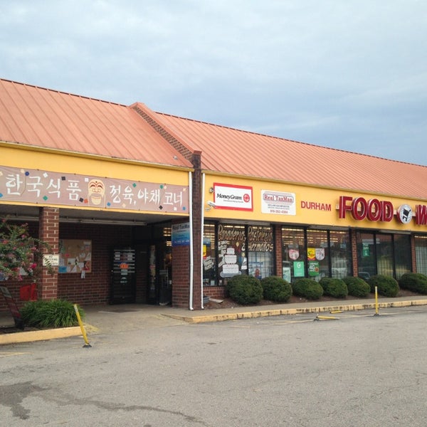 Food World - 401 E Lakewood Ave