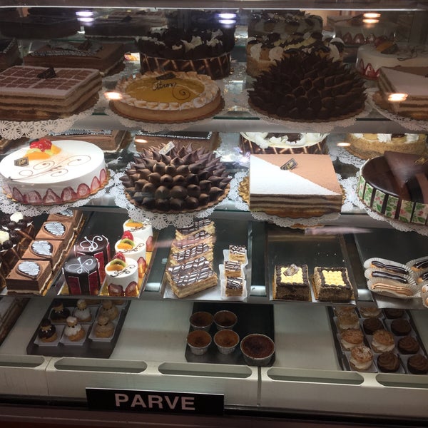 Delice Bakery - South Robertson - 2 tips