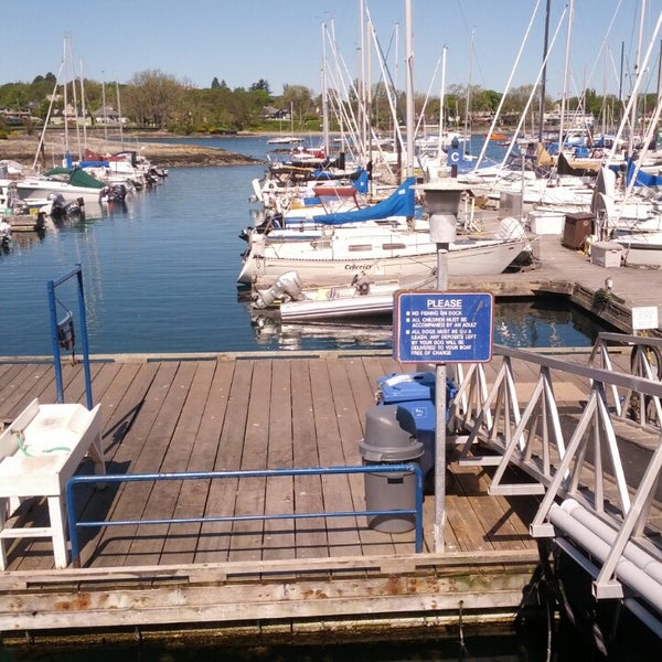 Royal Victoria Yacht Club Logo