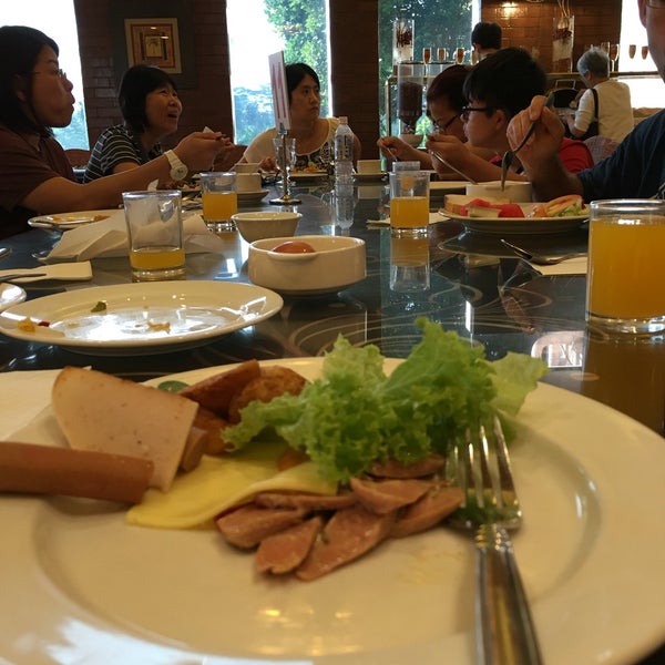 Golfer Terrace Clubhouse - Asian Restaurant in Alor Gajah