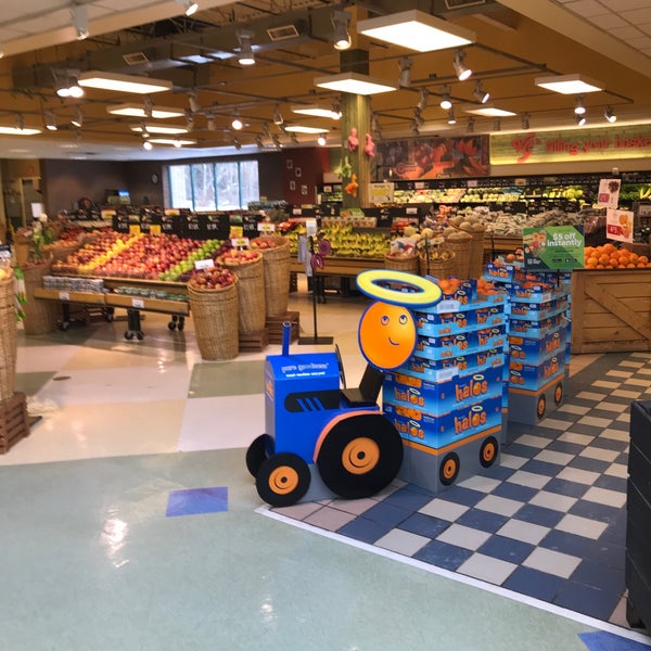 VG's Grocery - Howell, MI