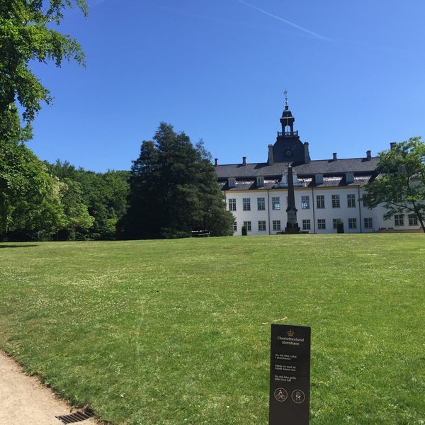 Charlottenlund Slot - Structure in Charlottenlund