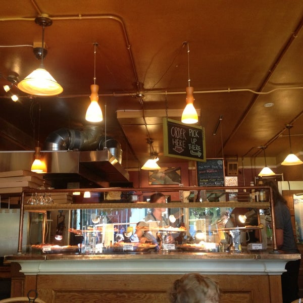 Mississippi Pizza Pub - Pizza Place