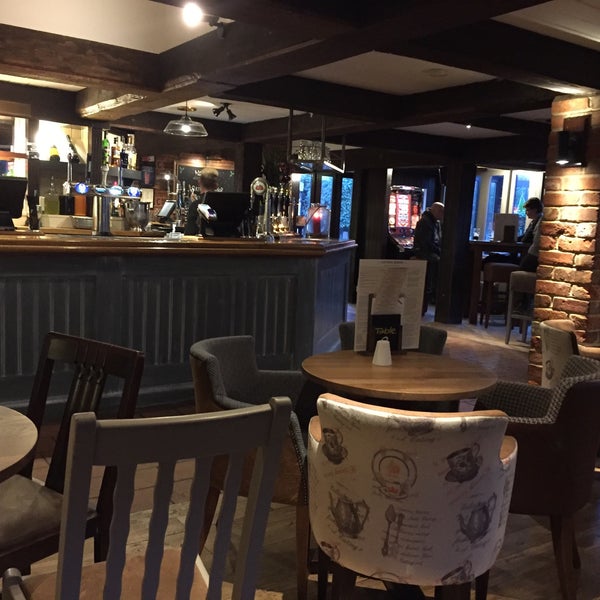 Gatwick Manor - Pub in Crawley