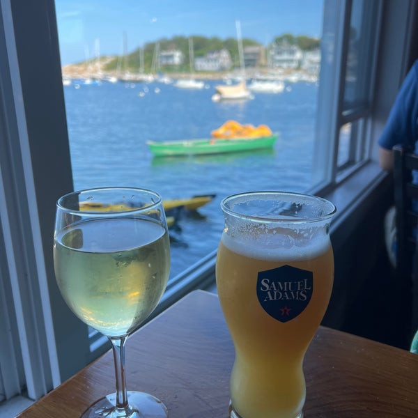 7th Wave Restaurant - 7 Tuna Wharf