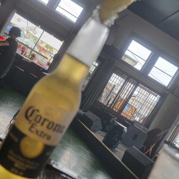 Hilo Town Tavern - Bar