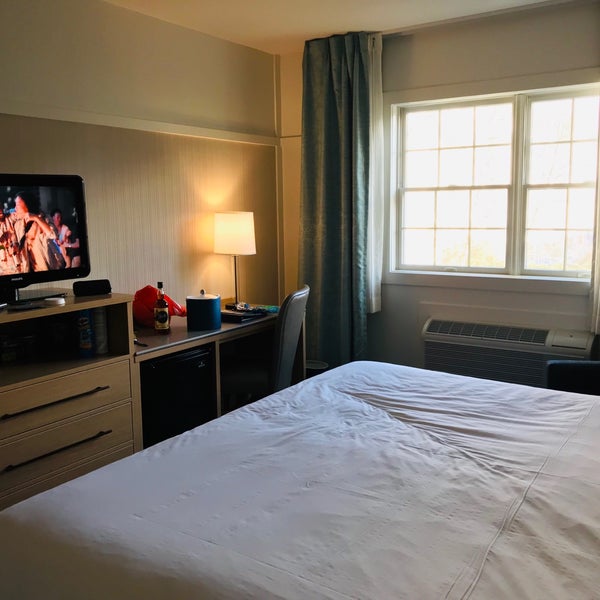 Two Trees Inn - Town of Ledyard, CT