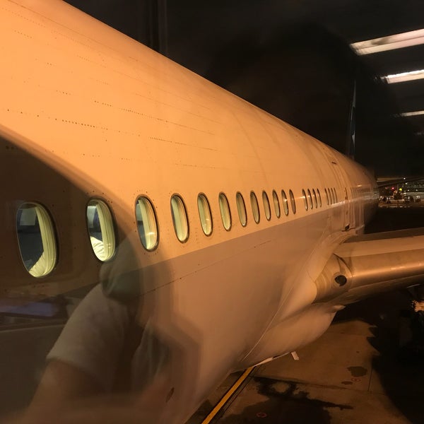 CX714 SIN-HKG / Cathay Pacific - Changi - 0 tips