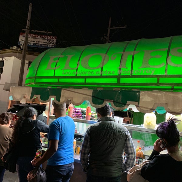 Los Elotes de la Pulga Río - Food Truck