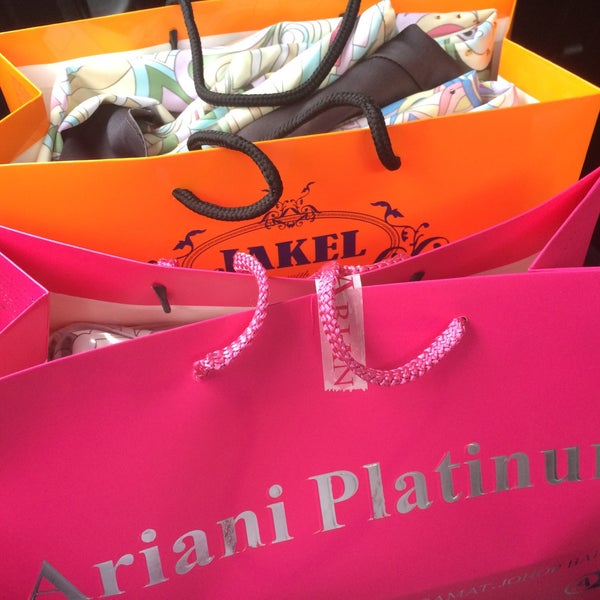 Ariani Scarf & Shawl - 4 tips from 285 visitors