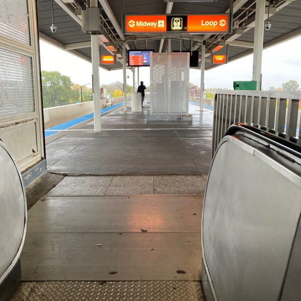 CTA - Pulaski (Orange) - Metro Station in Chicago