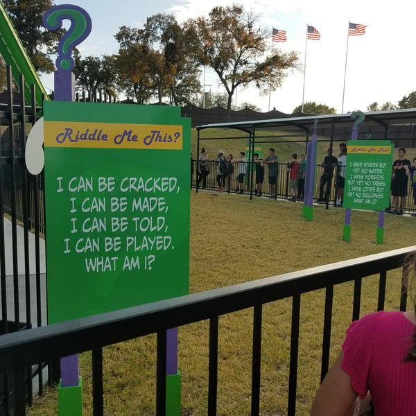 The Riddler Revenge - Theme Park Rides/Attractions in Arlington
