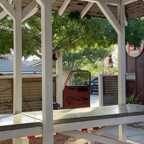 Cross Eyed Cow - Pizzeria