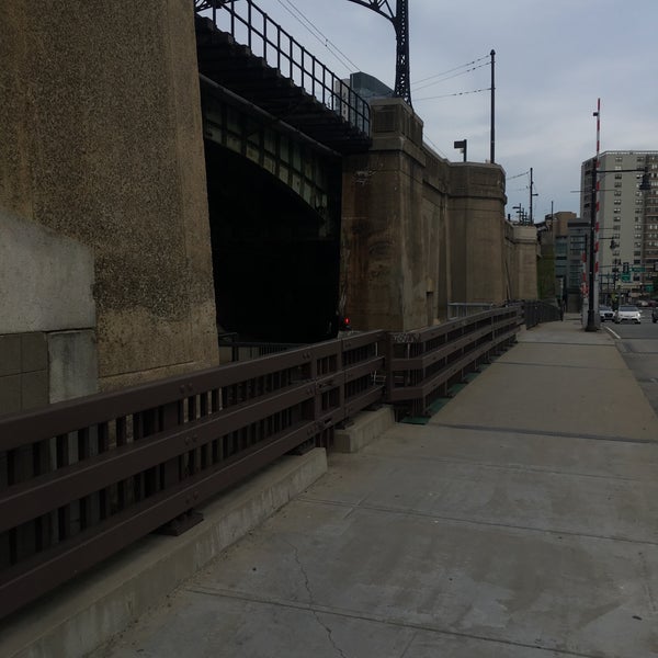 Craigie Dam Bridge - Bridge in West End