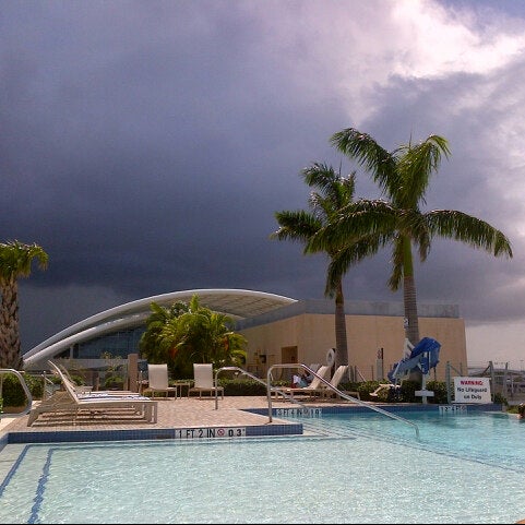 Infinity Pool - Pool