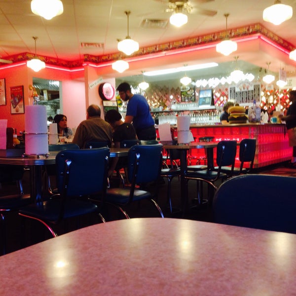 Cheeburger Cheeburger (Now Closed) - Burger Joint