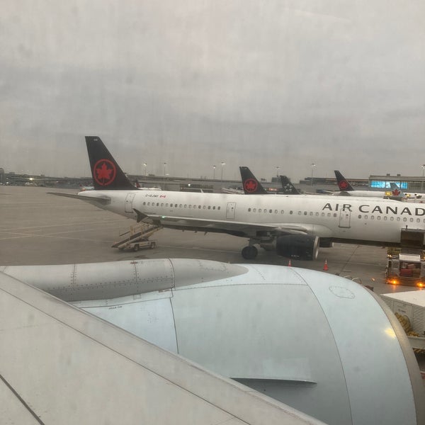 Runway 06R/24L - Airport Service in Mississauga
