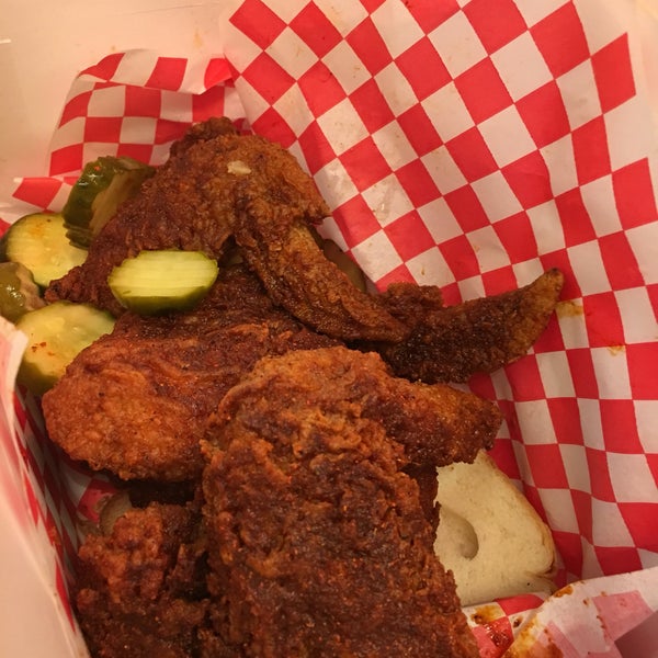 Howlin' Ray's - Fried Chicken Joint in Chinatown