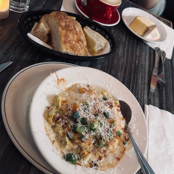 Pagliacci's - Downtown Victoria - Victoria, BC