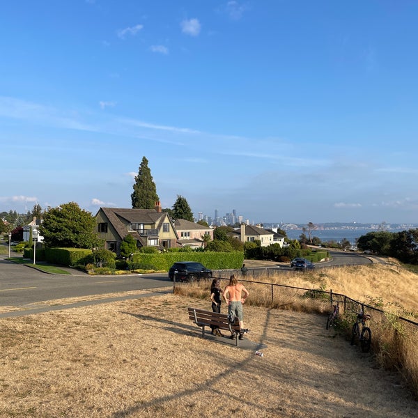 Magnolia Boulevard Viewpoint - Scenic Lookout in Seattle