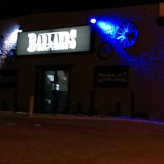 Badlands Country Nightclub - Bar in Grain Valley