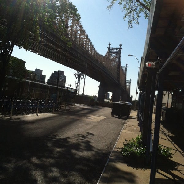 63rd Street Pedestrian Bridge - Bridge in New York